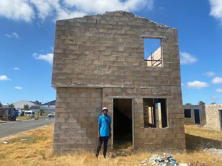 Huge Gugulethu housing project dead in the water | GroundUp